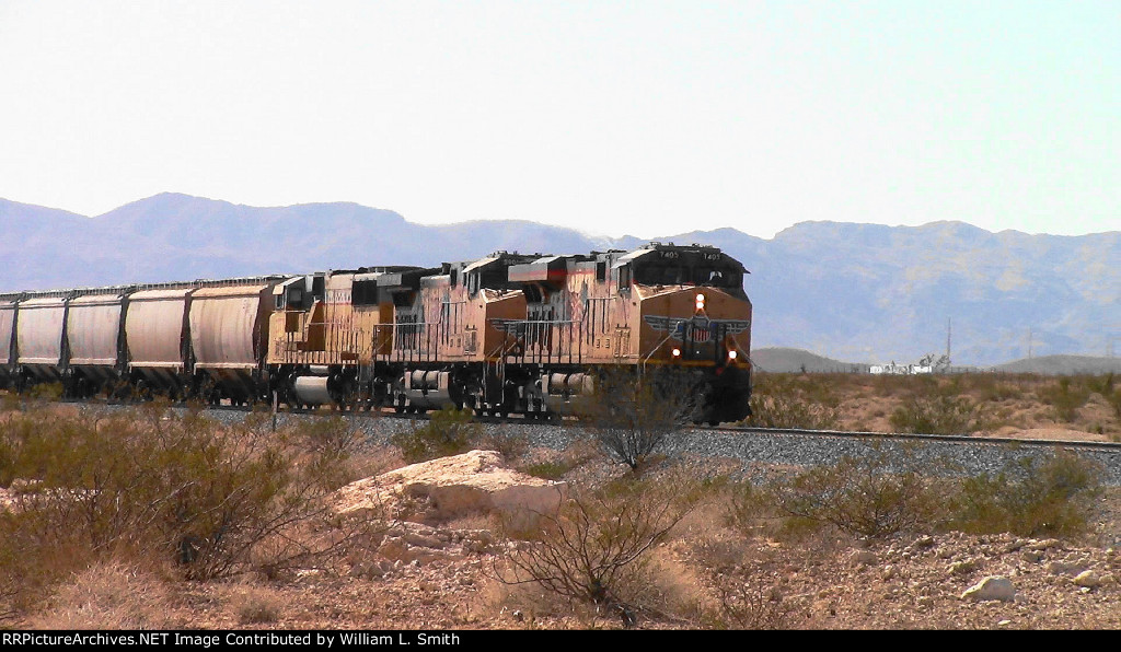 EB Unit Covered Hooper Frt at Erie NV -1